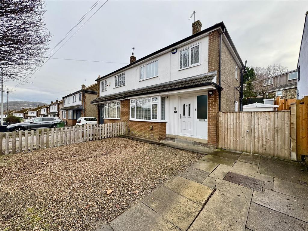 Southfield Road, Almondbury... 3 bed semi-detached house - £230,000