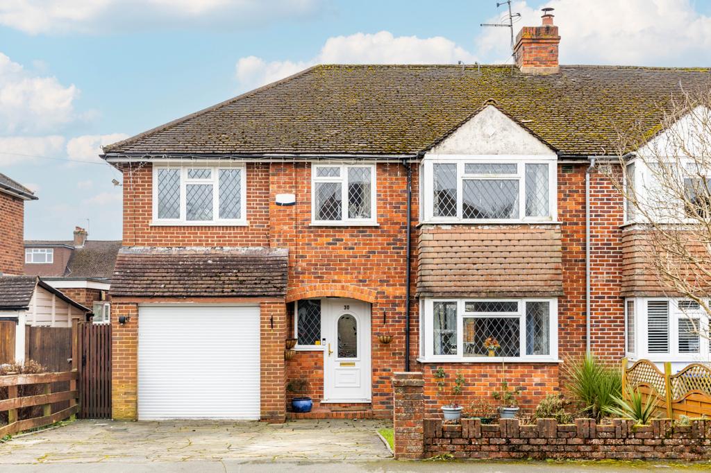 Petters Road, Ashtead, KT21 4 bed semi-detached house for sale - £850,000