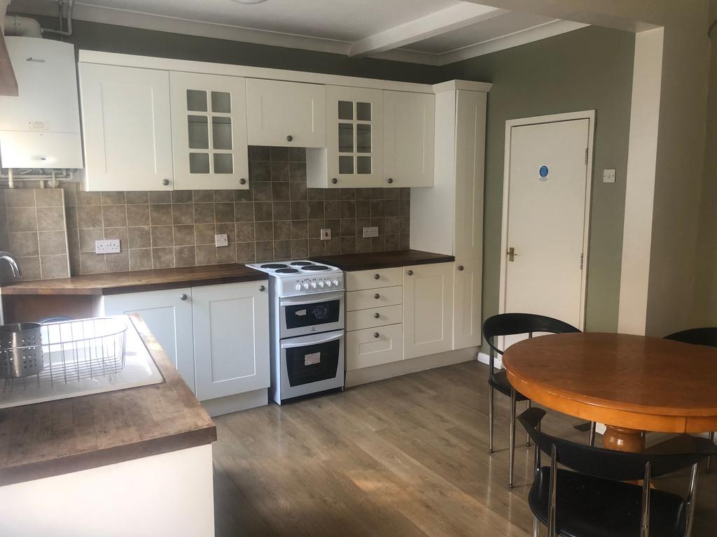 Riley Road, Brighton BN2 4 bed terraced house - £2,816 pcm (£650 pw)