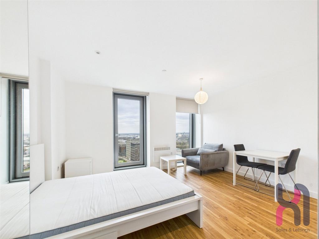 Media City, Michigan Point Tower D... Flat - £850 pcm (£196 pw)