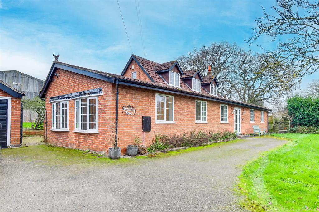 Bradby West, Gonalston NG14 4 bed detached house to rent - £1,900 pcm ...