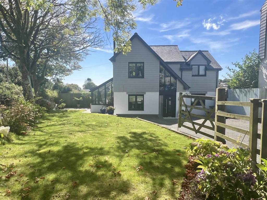 Trethurgy, St. Austell 3 bed detached house for sale - £425,000
