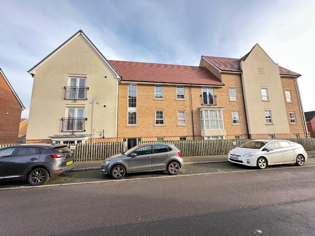 Design Drive, Dunstable... 2 bed apartment - £1,300 pcm (£300 pw)