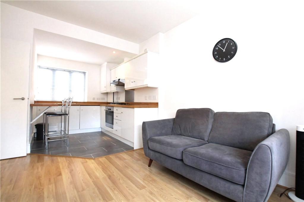 Bernhard Baron House, Whitechapel... 1 bed apartment - £1,700 pcm (£392 pw)
