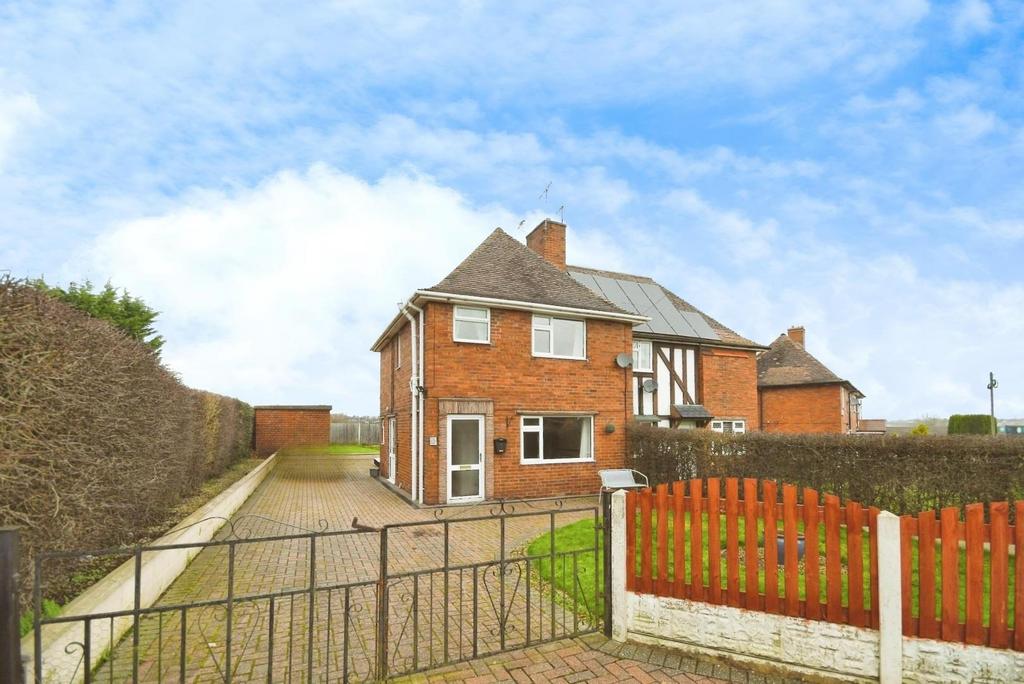 Nethermoor Road, New Tupton... 3 bed semi-detached house - £160,000