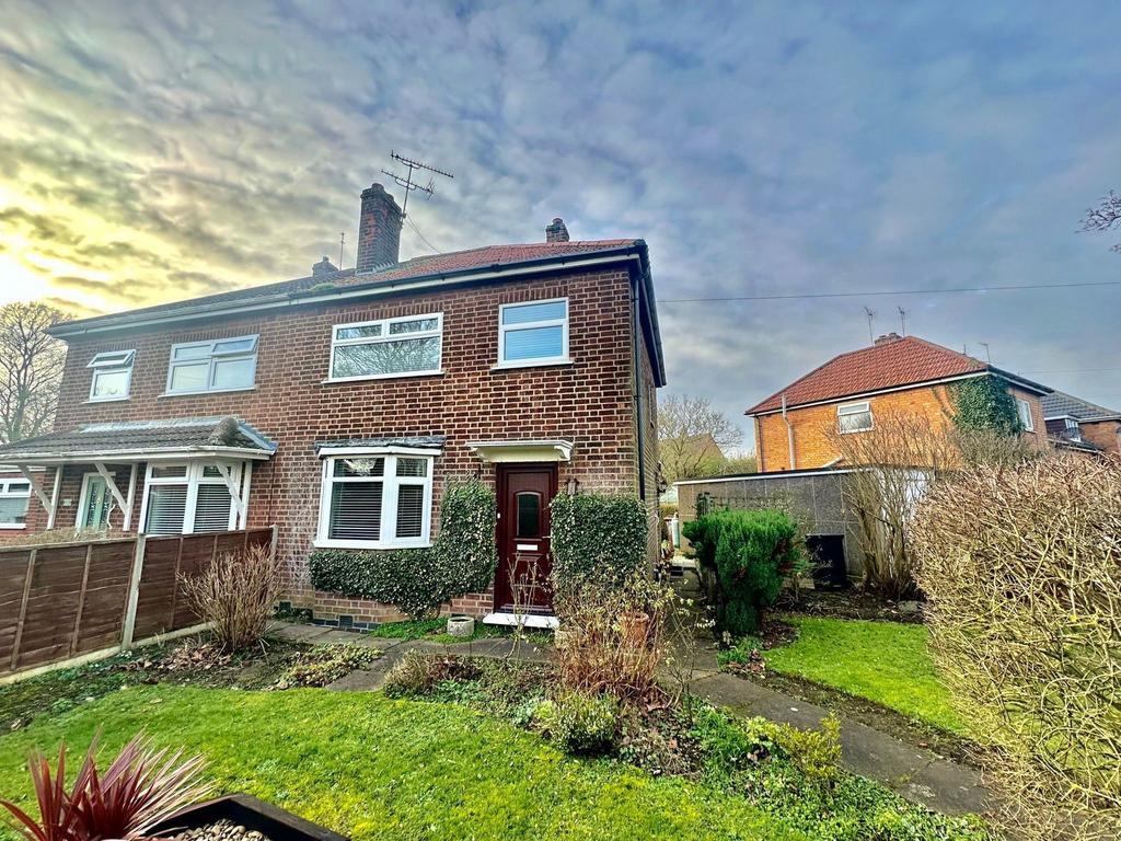 Thoroughsale Road, Corby NN17 3 bed semi-detached house - £212,000