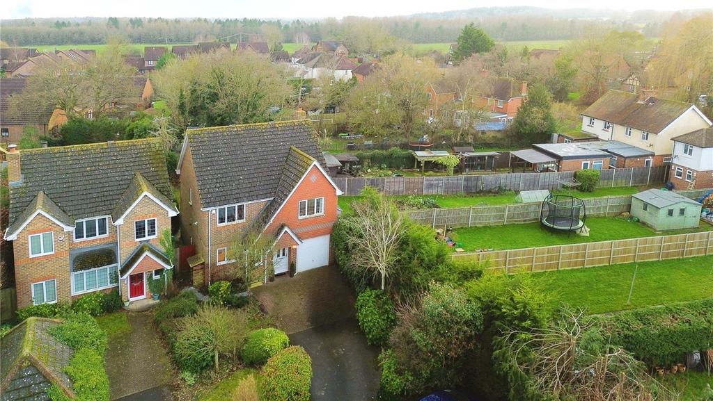 Foxborough, Swallowfield, Reading... 4 bed detached house - £685,000