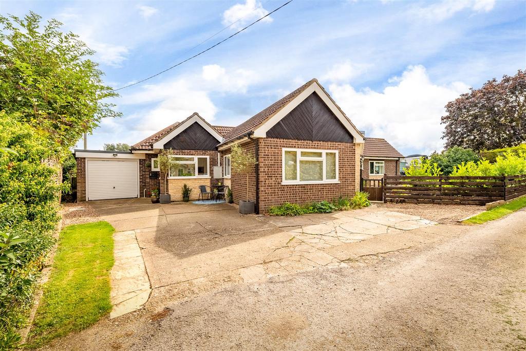 Bridge Lane, Scopwick, Lincoln 4 bed bungalow for sale - £395,000