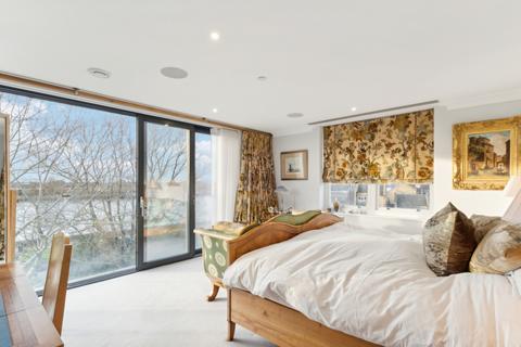 Townhouses For Sale In London | OnTheMarket