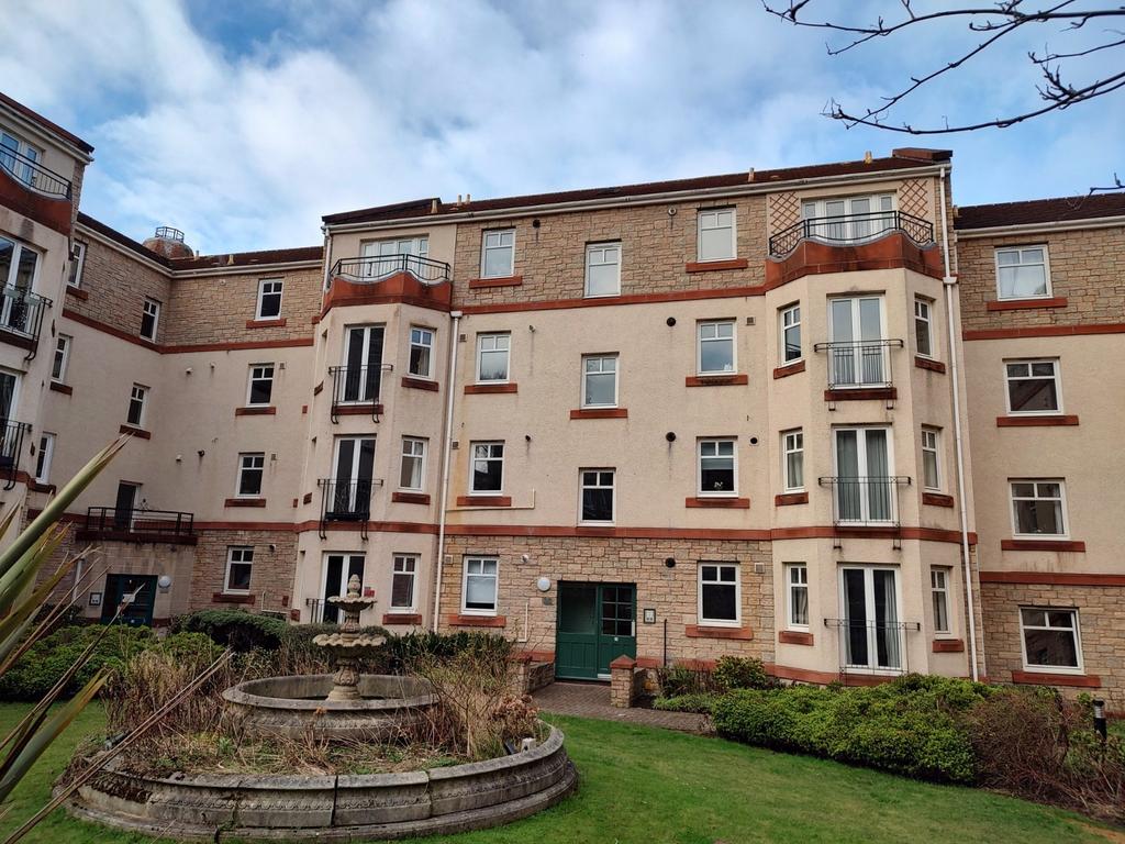 Sinclair Gardens, Edinburgh... 2 bed flat - £1,535 pcm (£354 pw)