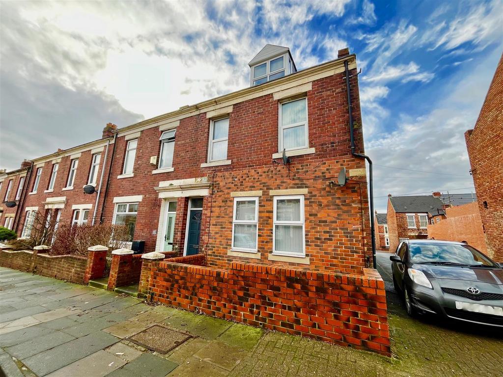 Eastbourne Avenue, Bensham, Gateshead 3 bed maisonette - £850 pcm (£196 pw)