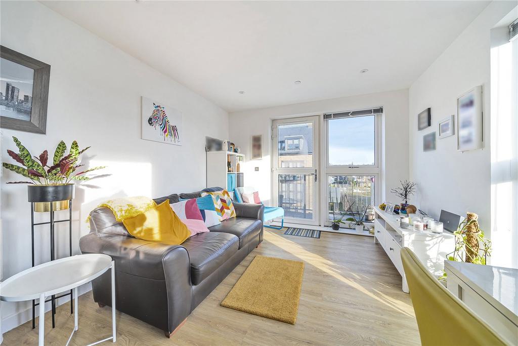 Navigation Drive, Ware, Hertfordshire 2 bed apartment for sale - £227,500