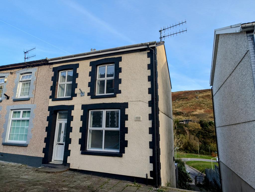 Deri Terrace, Ferndale 3 bed end of terrace house - £122,500