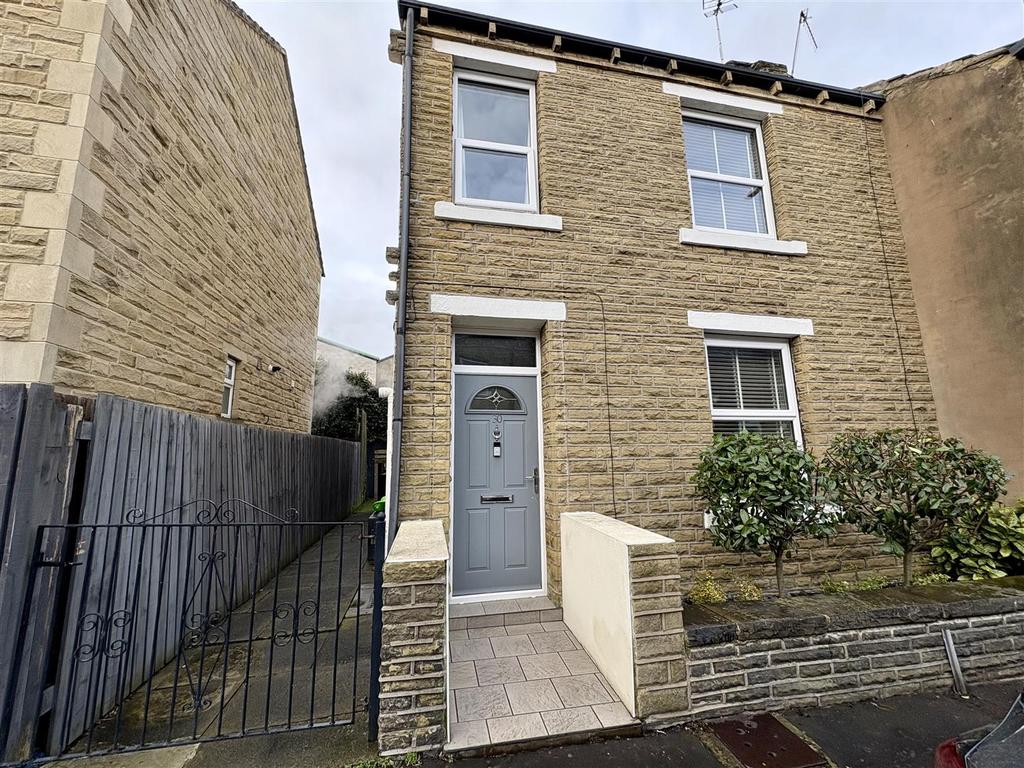 Gordon Street, Elland 3 bed house - £160,000
