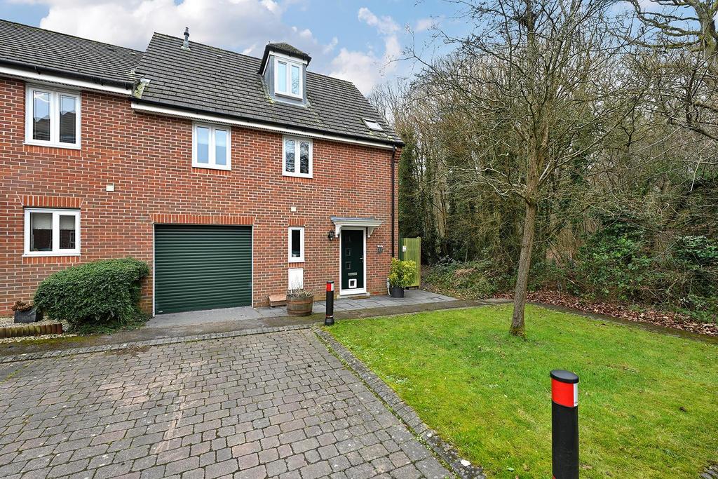 Coppice Pale, Basingstoke RG24 3 bed house - £400,000