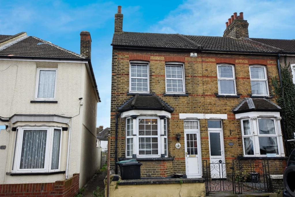 Dover Road, Northfleet, Gravesend 2 bed end of terrace house for sale - £240,000