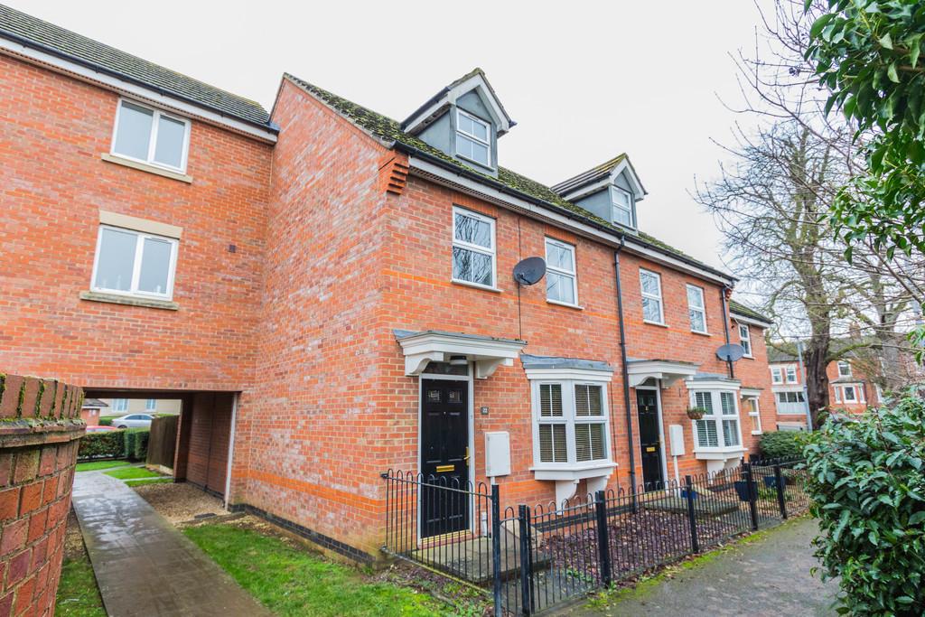 Rectory Gardens, Wellingborough NN9 3 bed townhouse - £235,000