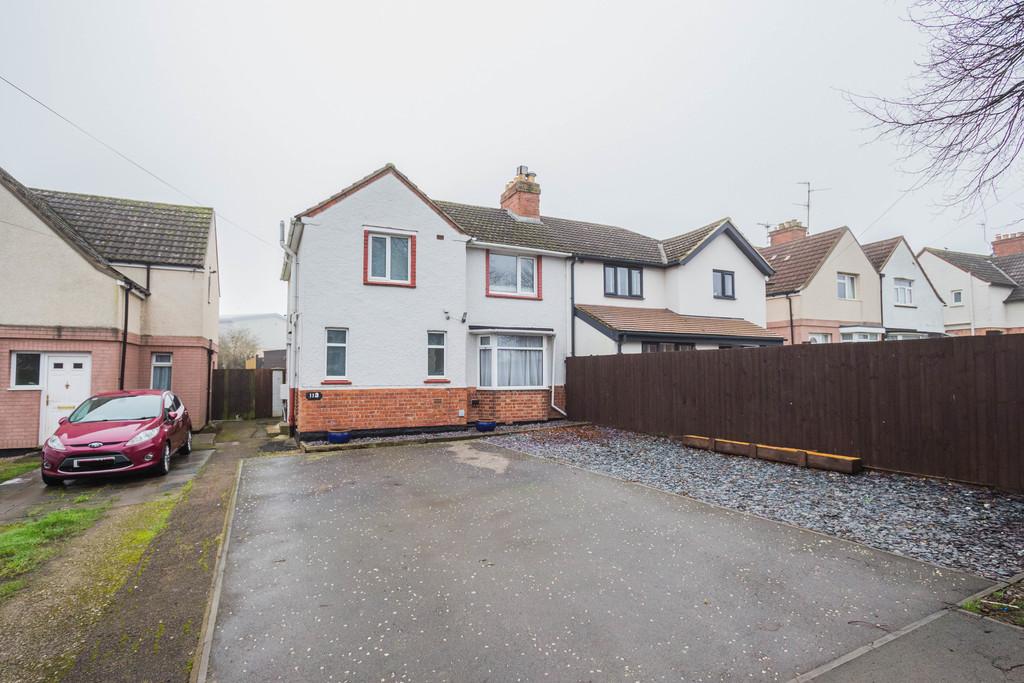 Finedon Road, Wellingborough NN9 3 bed semi-detached house - £280,000