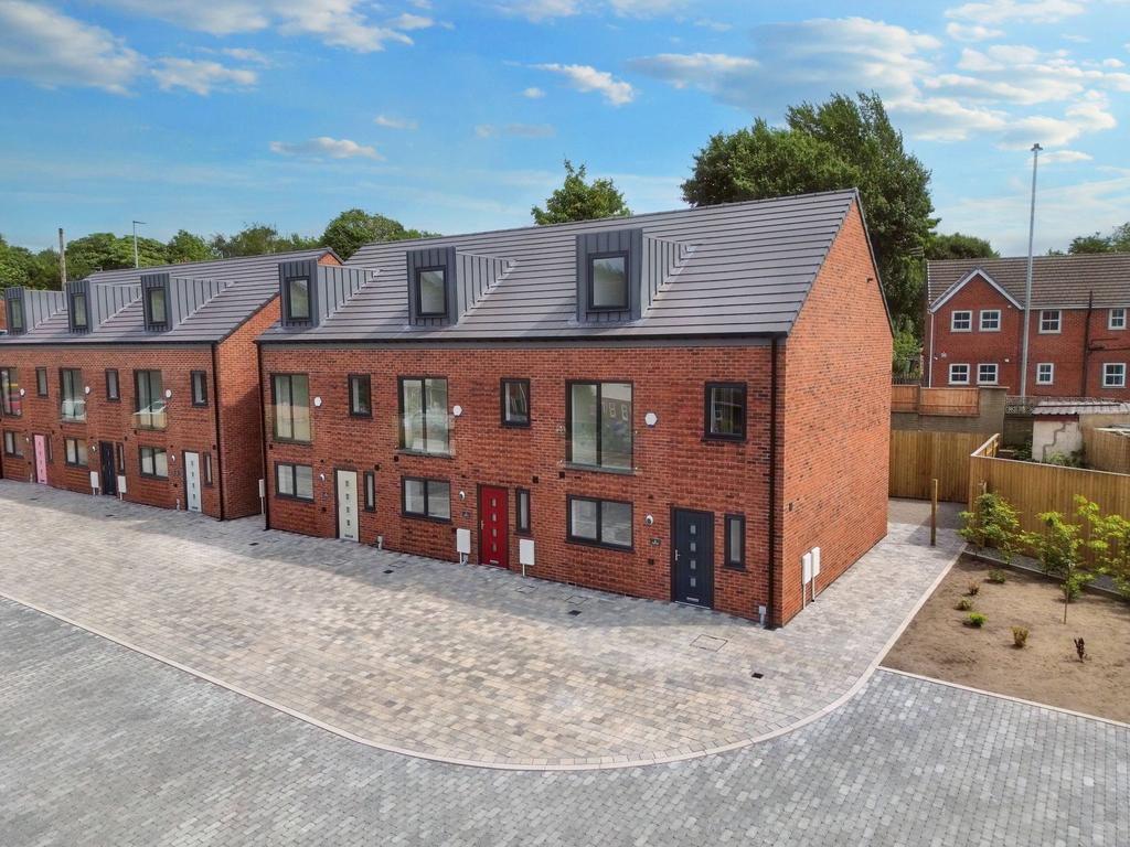 Badgers Rise, Prestwich, M25 4 bed property for sale - £354,000