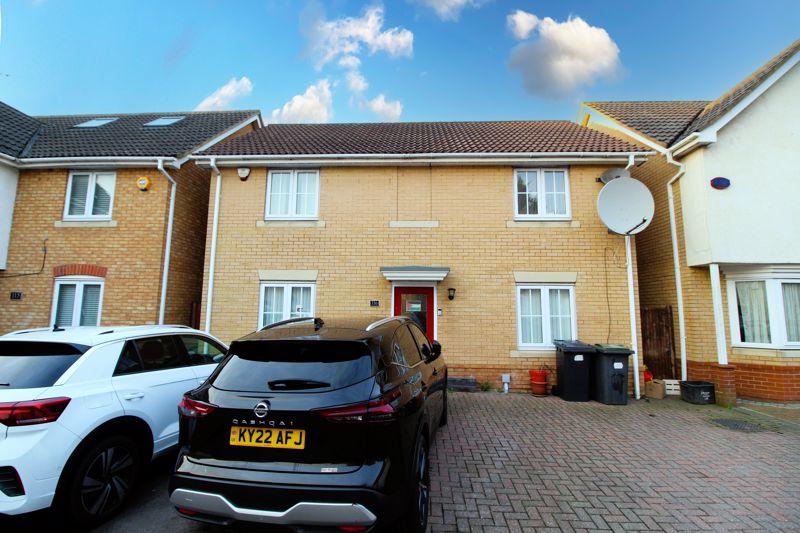 Morgan Close, Luton 4 bed detached house - £370,000