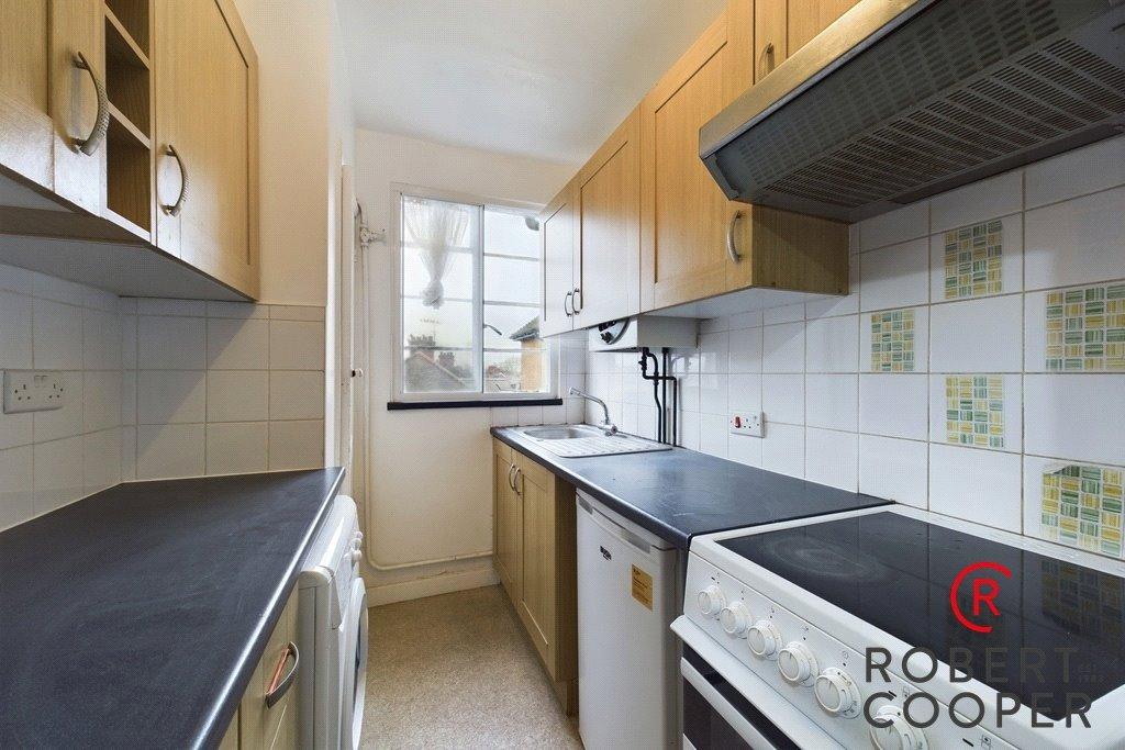 Field End Road, Eastcote, HA5 2 bed apartment for sale - £240,000