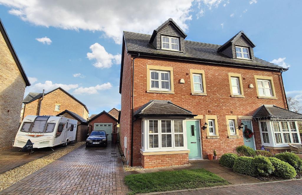 Lancaster Place, Clitheroe, BB7 2RH 4 bed semi-detached house for sale ...