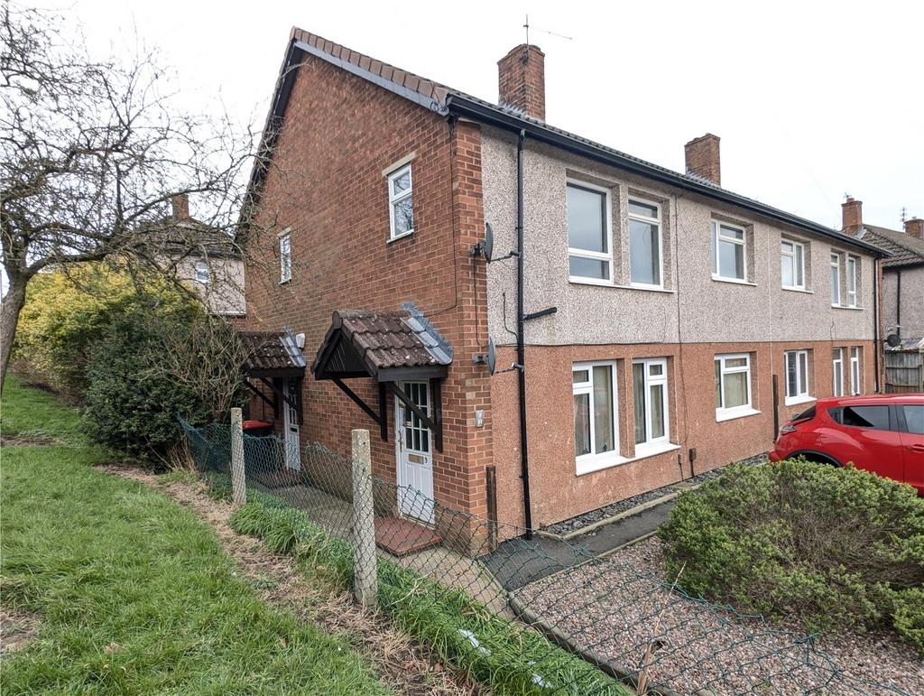 Lancaster Avenue, Dawley, Telford... 2 bed apartment for sale - £45,000