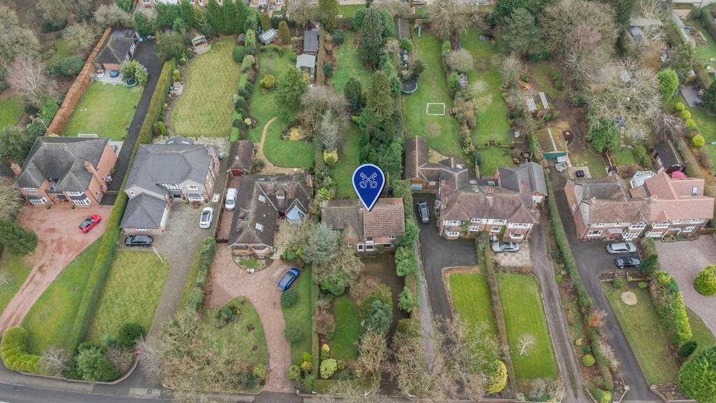 Holmes Chapel Road, Congleton CW12 4 bed detached house - £525,000