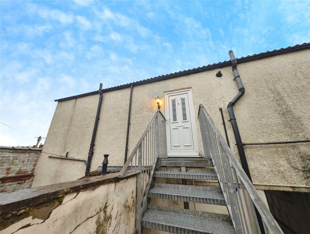 Ostlers Court, Cross Street... 1 bed flat - £550 pcm (£127 pw)
