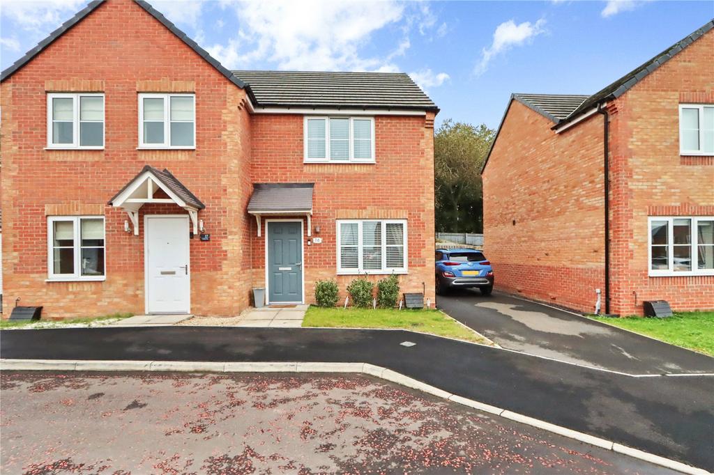 Cuthbert Park, Chester Le Street DH3 2 bed semi-detached house - £145,000