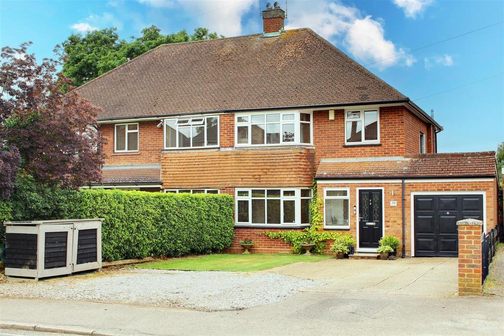 Bluebridge Road, Brookmans Park AL9 3 bed semi-detached house - £850,000
