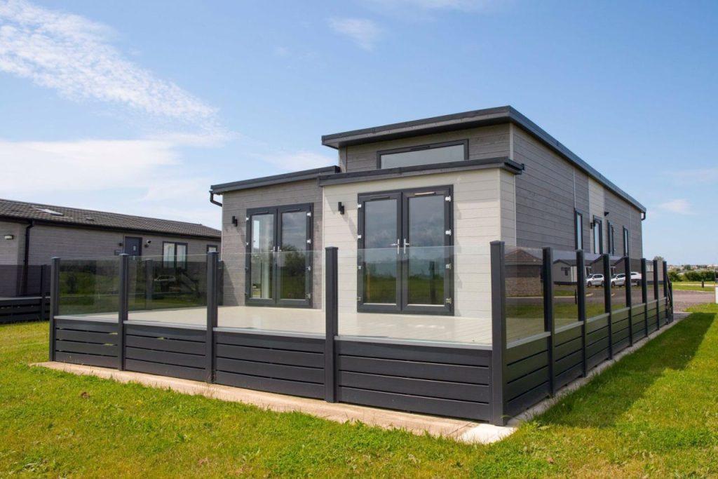 Brean Country Club 2 bed lodge for sale - £285,000