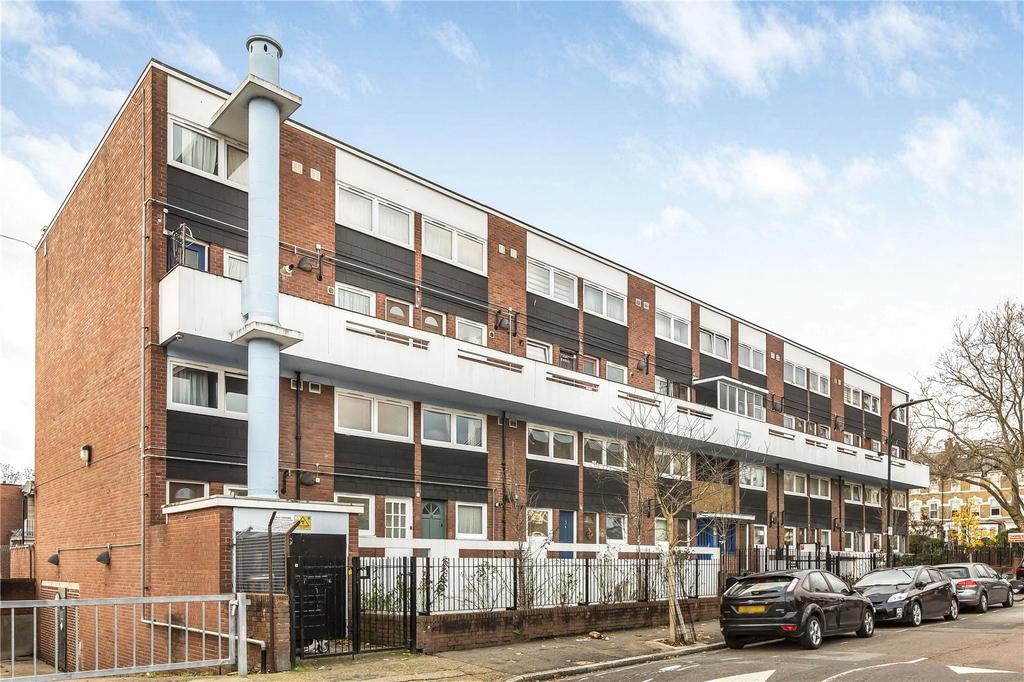 Benthal Road, London N16 2 bed maisonette - £2,000 pcm (£462 pw)
