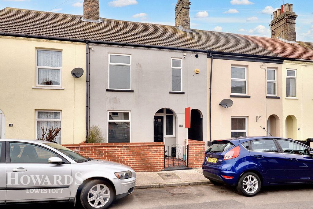 St Leonards Road, Lowestoft 3 bed terraced house - £160,000