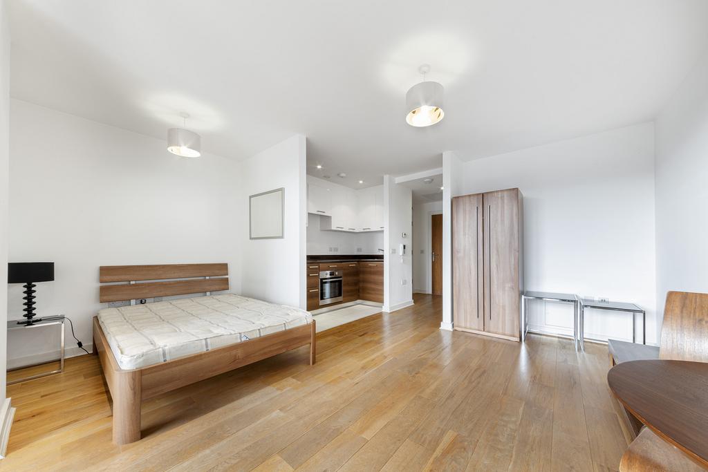 Forge Square, London E14 Studio - £1,450 pcm (£335 pw)