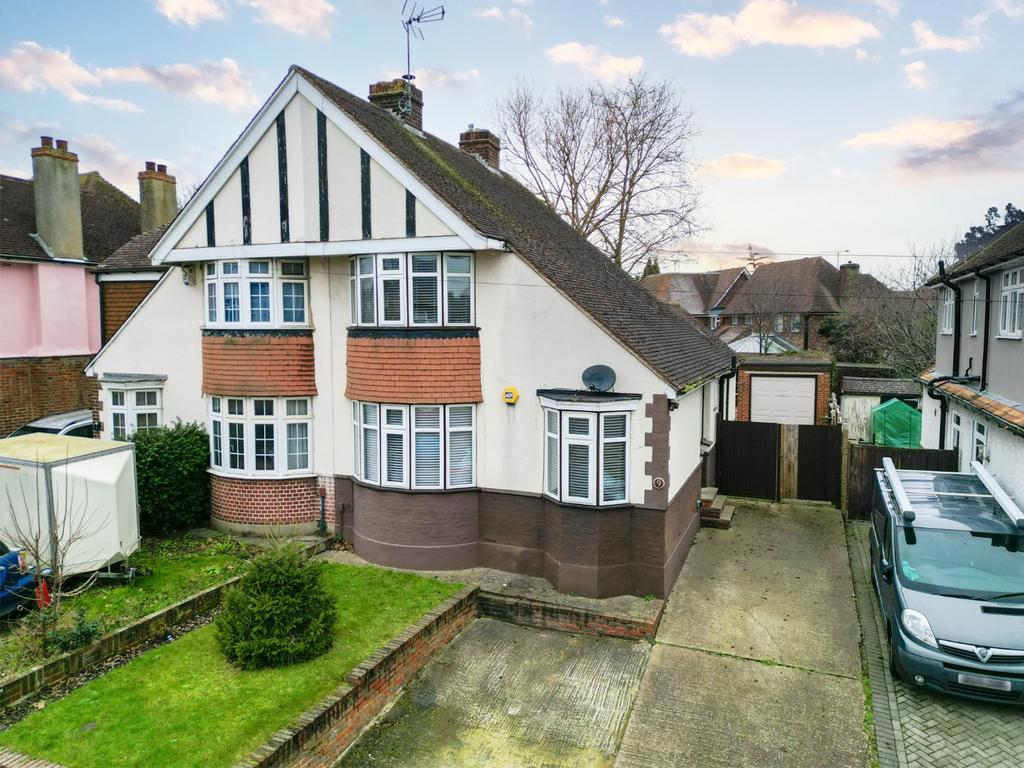 Earl Road, Northfleet, DA11 3 bed semi-detached house for sale - £460,000