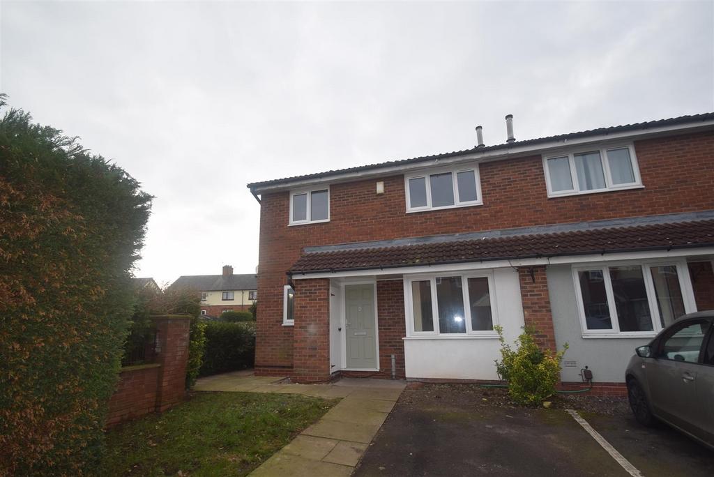Underhill Close, Newport 2 bed terraced house - £750 pcm (£173 pw)