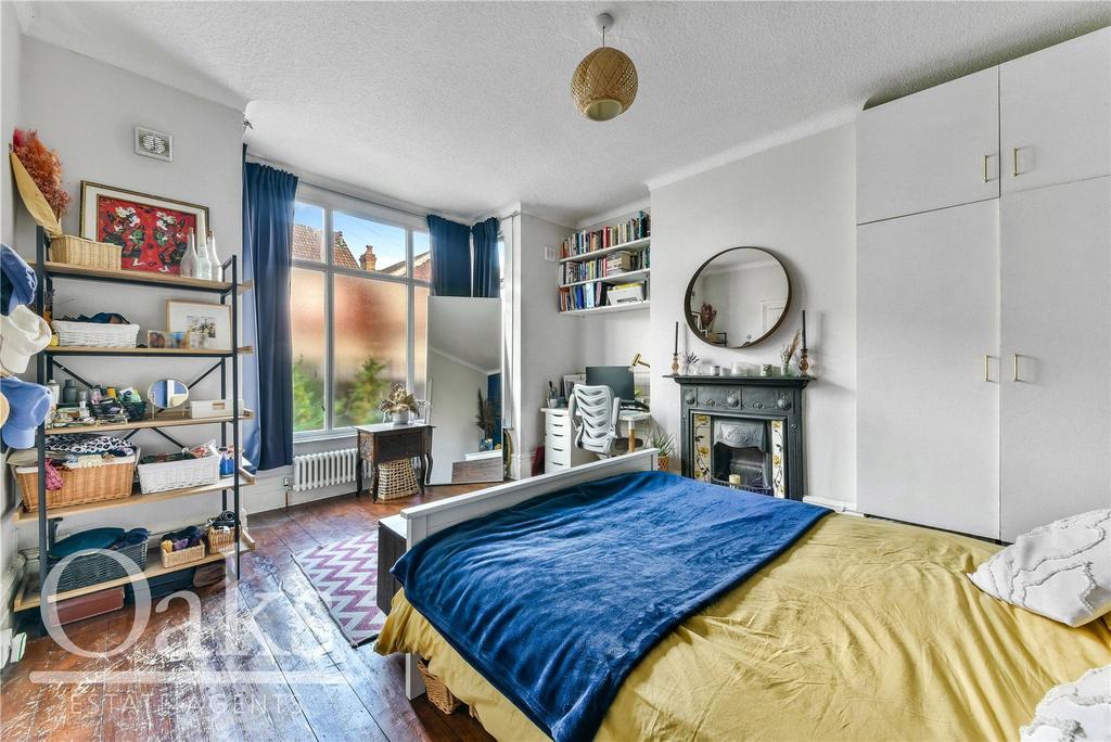 Birchanger Road, South Norwood 2 bed maisonette for sale - £400,000