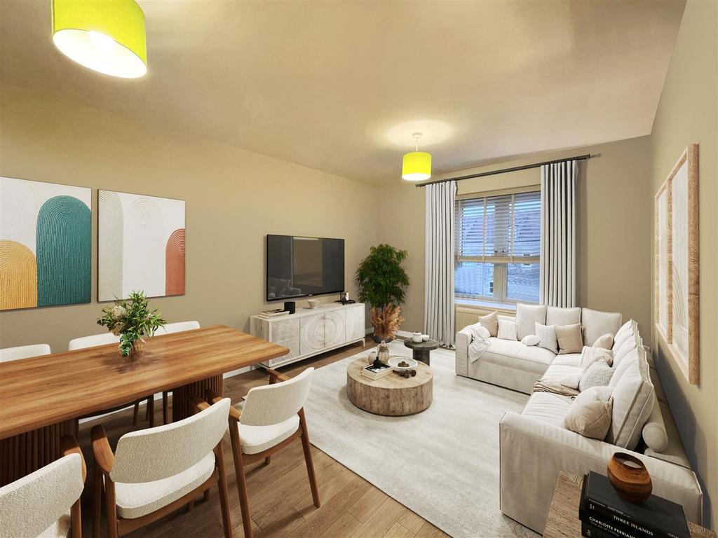 Cirencester 2 bed flat - £208,000