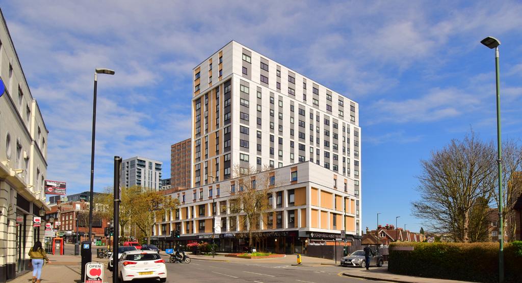 Wellesley Road, Sutton SM2 2 bed flat - £1,700 pcm (£392 pw)