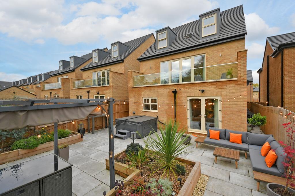 Hulford Street, Chesterfield... 5 bed detached house - £525,000