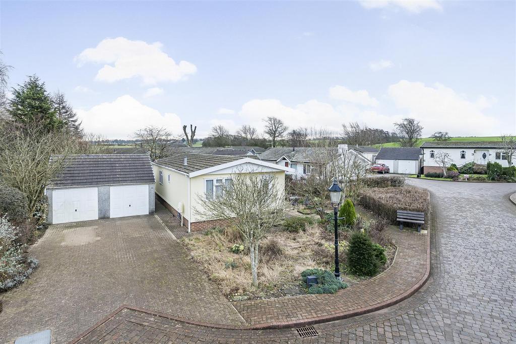 Millbanks Court, Workington CA14 3 bed park home for sale - £100,000