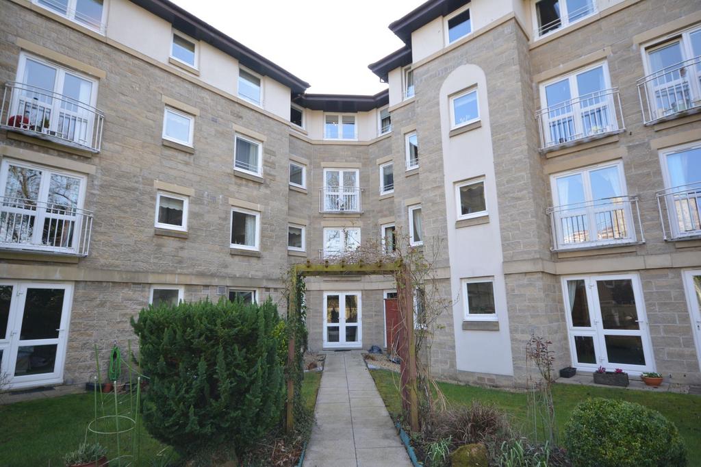 Wellside Place, Wellside Court, FK1 1 bed flat - £108,000