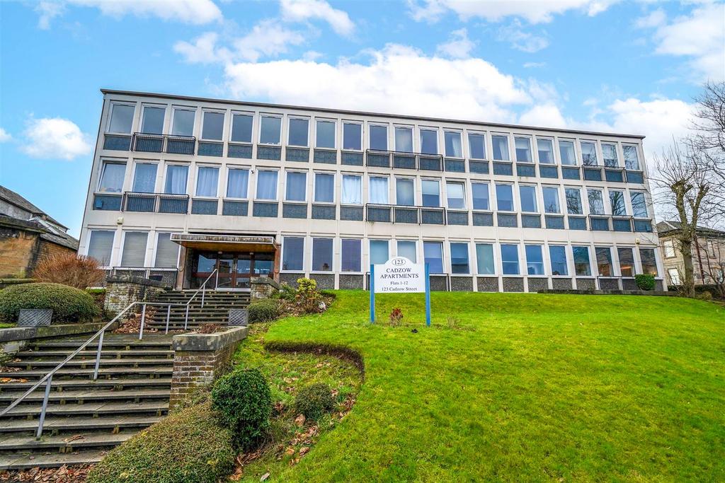 123 Cadzow Street, Hamilton ML3 2 bed flat for sale - £155,000