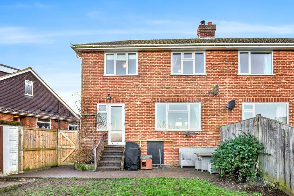 Battle Crescent, Hailsham, BN27 3 bed semi-detached house - £350,000
