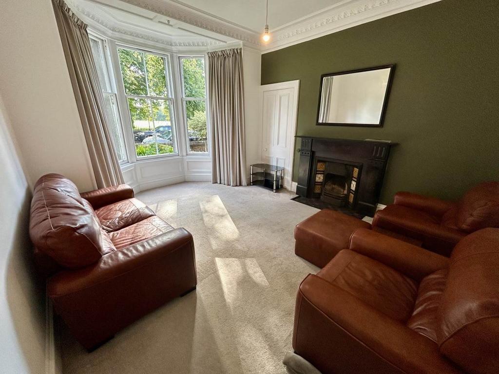Baxter Park Terrace, Dundee, 2 bed flat - £775 pcm (£179 pw)
