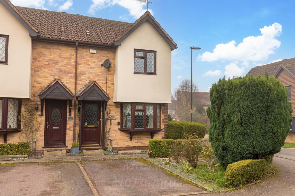 Brookview, Crawley RH10 2 bed end of terrace house for sale - £325,000