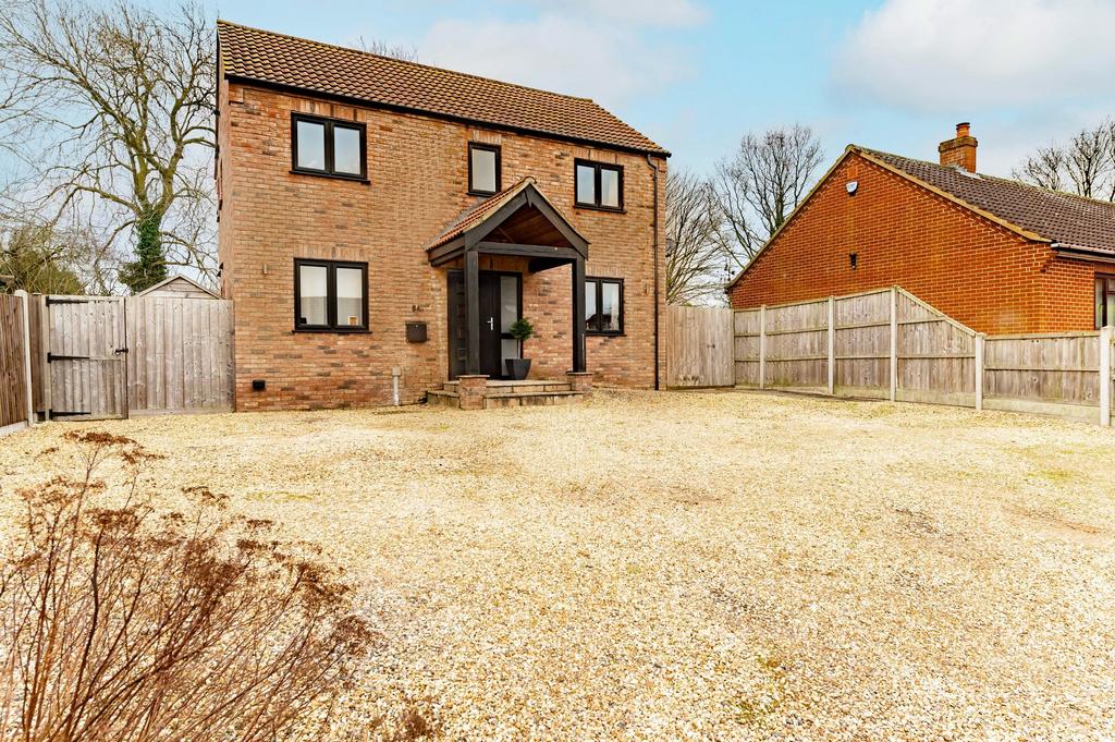 Jessopp Close, Scarning 4 bed detached house for sale - £350,000
