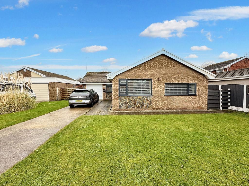 Heol Colwyn, Abergele, LL22 7UP 3 bed detached bungalow - £325,000
