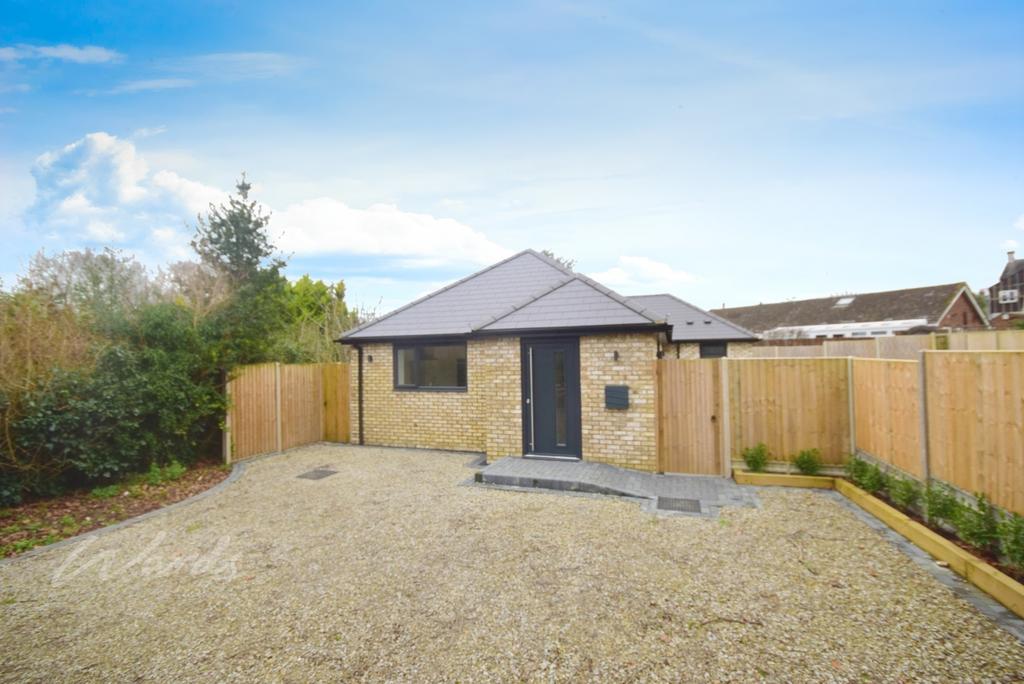 Flax Court Lane Eythorne CT15 3 bed detached bungalow - £1,700 pcm (£ ...